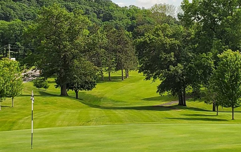 Course Tour – Rolling Greens Golf Club